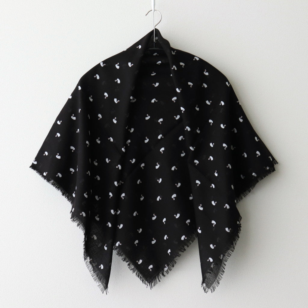 GAUZE SHAWL #swan [no.6930] – DOKODO